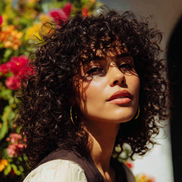 27 Stunning Face-Framing Curly Hair Ideas For Every Curl Type